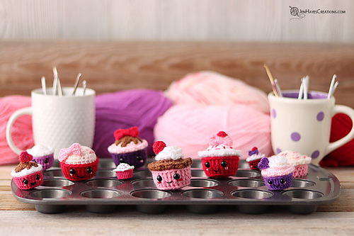 Ravelry: Cupcake Keychain pattern by Jen Hayes