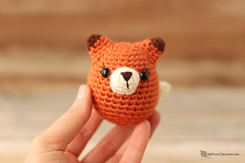 Ravelry: Fox Egg pattern by Jen Hayes