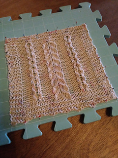 Ravelry: Triple cables washcloth pattern by Petalz and Finz