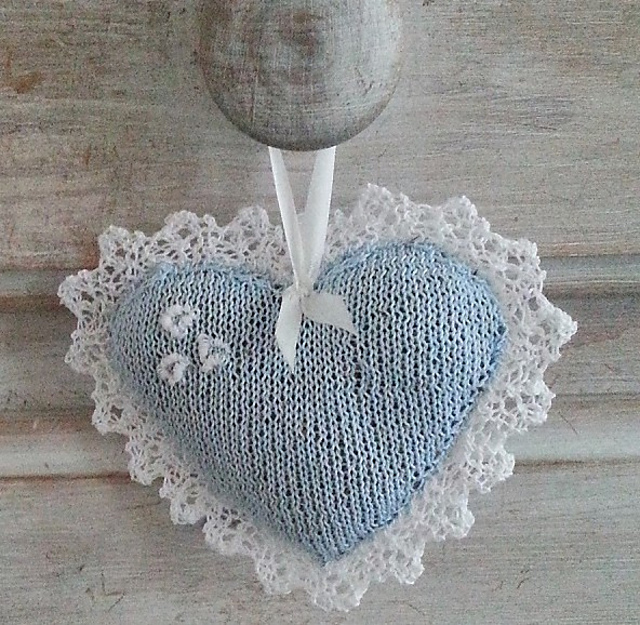 Ravelry: Heart Lavender Bags pattern by Jennie Atkinson