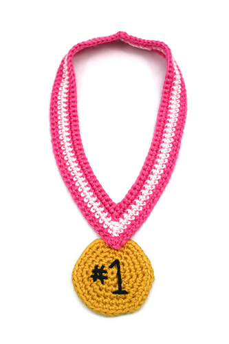 Ravelry: Award Medal pattern by Jennifer Olivarez