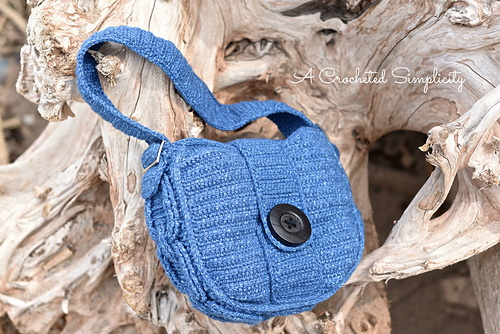 Ravelry: Chain Link Cable Bag pattern by Jennifer Renaud