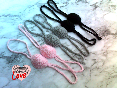 Ravelry: Nose Warmer pattern by Jennifer MacEwen