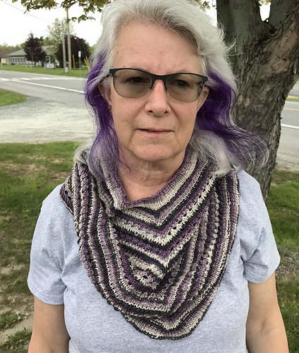 Ravelry: Knit Chat Cowl pattern by Chit Chat Knits