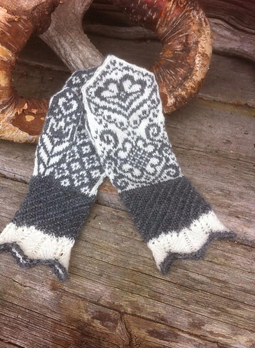 Ravelry: Vivis värmande vantar ( Vivi mittens) pattern by JennyPenny