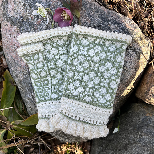 Ravelry: Vera (Våriga Vera) pattern by JennyPenny