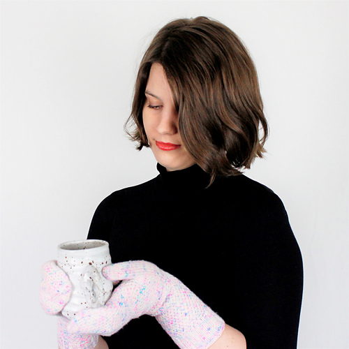 Ravelry: Twiddle Mittens pattern by Jessica Gore