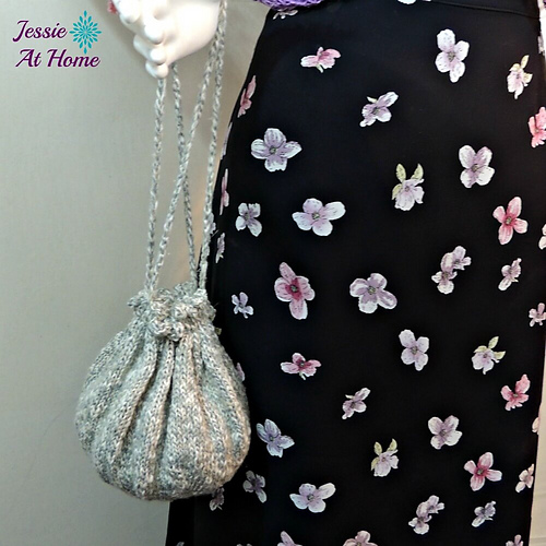 Ravelry: Circle Pouch pattern by Jessie Rayot