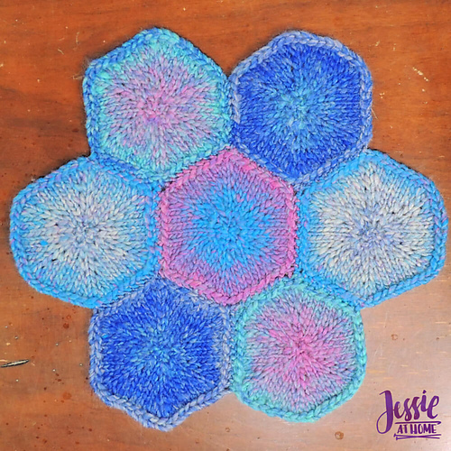 Ravelry: Hexagon Trivet pattern by Jessie Rayot