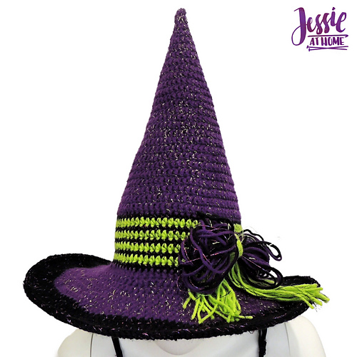 Ravelry: That Witch pattern by Jessie Rayot