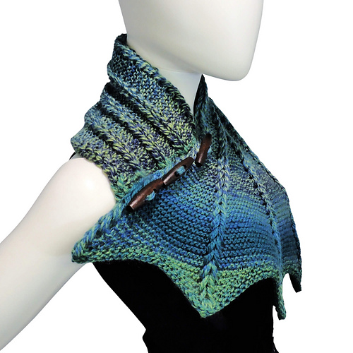Ravelry: Dragon Wing Cowl pattern by Jessie Rayot