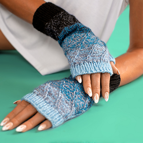 Ravelry: Offside Mitts pattern by Jimenez Joseph