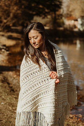 Ravelry: Charlana Blanket Shawl pattern by Lisa Gentry