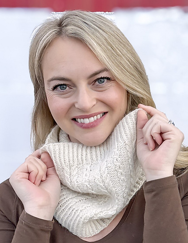 Ravelry: Luxe Love Cowl (knit) pattern by Lena Skvagerson