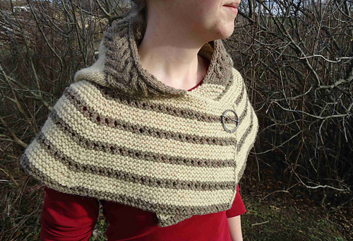 Ravelry: Jedburgh Hooded Capelet pattern by Sabine Kastner