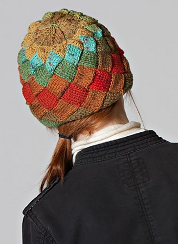 Just finished this entrelac hat and I am in LOVE with this pattern ...