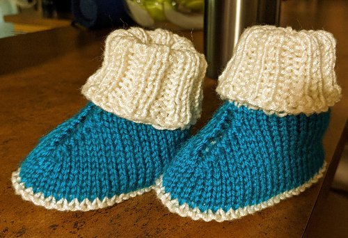Ravelry: Baby Hug Boots pattern by marianna mel