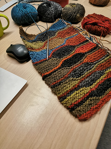 Ravelry: Short Row Scarf pattern by Johan Schneiders