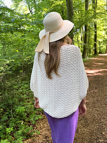 Ravelry: Amorette Cocoon Cardigan pattern by Jolly Lizard