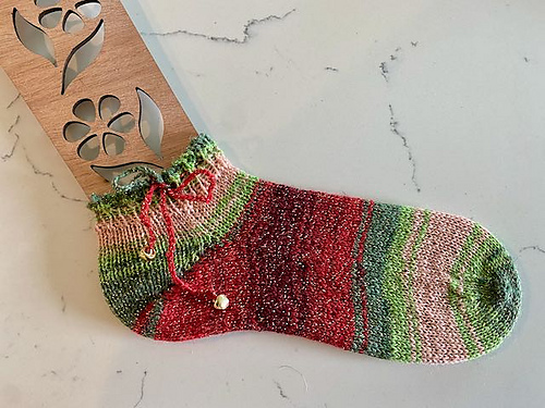 Ravelry: Festive Ankle Socks pattern by The Knit Guru