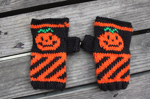 Ravelry: happy halloween mitts pattern by laura avery