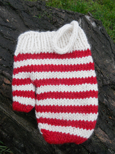 Ravelry: Giant Mitten pattern by Julieta Brandao