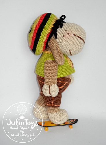 Ravelry: Rasta Sheep pattern by Monika Miszczuk