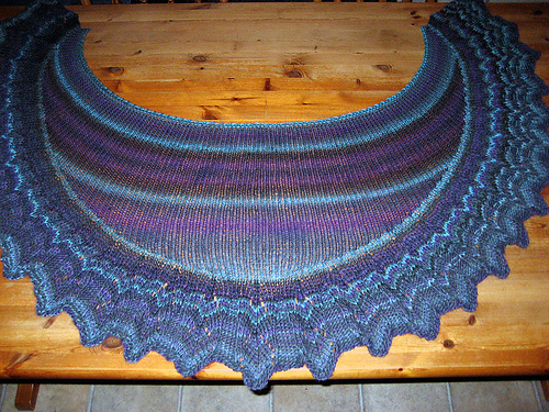 Ravelry: Arrowhead Ruffles Shawl pattern by Kristina Karlsson