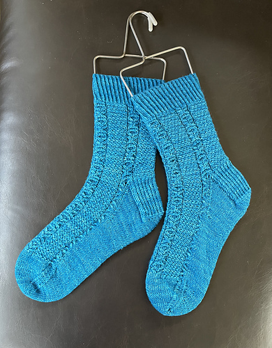 Ravelry: Bogie & Bacall pattern by Linda Pomerenke