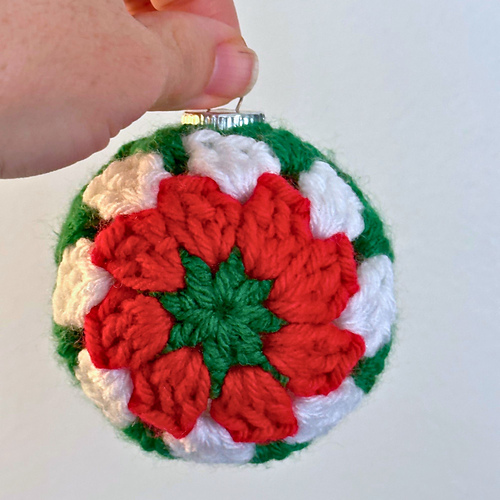 Ravelry: Simple Granny Bauble pattern by Erin Toews
