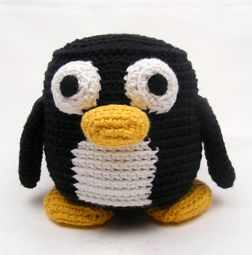 Ravelry: Cube Penguin pattern by Skeins Away (Emma Field)