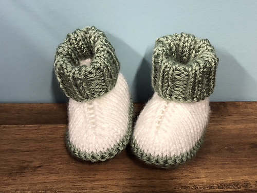Ravelry: Baby Hug Boots pattern by marianna mel