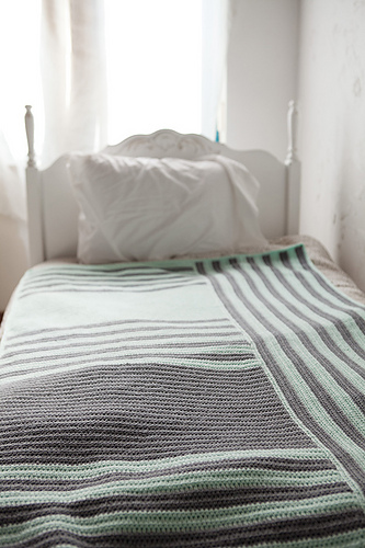Ravelry: Sideways Throw pattern by Rose Langlitz