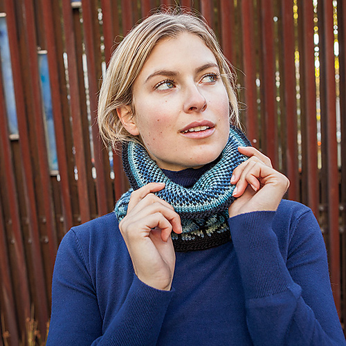 Ravelry: Calamosca Cowl pattern by Sarah Jordan