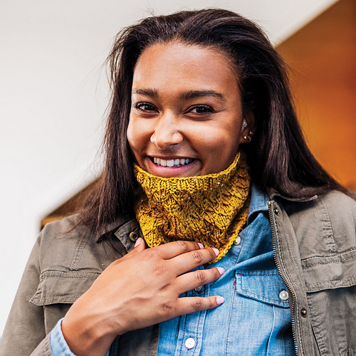 Ravelry: Pass The Honey Cowl pattern by Joy Friedman
