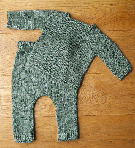 Ravelry: Aubin Baby Pants pattern by Knitting with Chopsticks