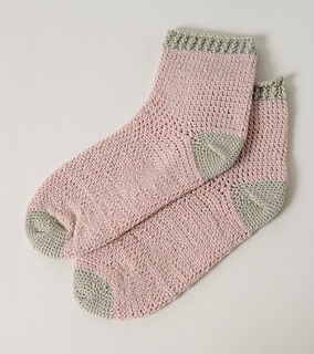 Ravelry: Cuff Down Sock/Alternative Heel & Cuff pattern by Karen Whooley