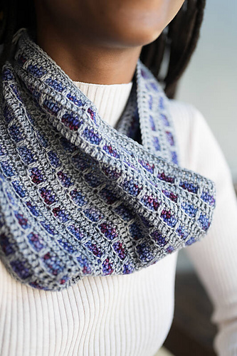 Ravelry: Cobblestone Cowl pattern by Karen Whooley