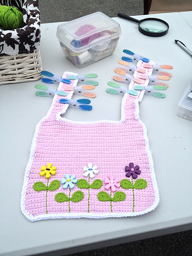 Ravelry: Toddler Flower Bib pattern by Lauren England