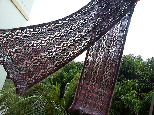 Ravelry: Tauri Scarf pattern by Mikhaila Wright