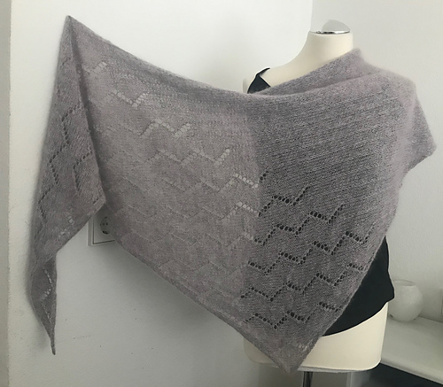 Ravelry: Vivian pattern by Sanne Kalmbacher