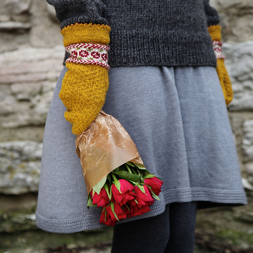 Ravelry: Roses are Red pattern by Sofia Capelle