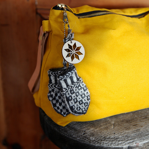 Ravelry: Wisby Mini Mittens pattern by Sofia Capelle