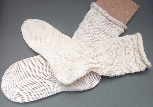 Ravelry: Feminine raggsokker pattern by Ingrid Nødtvedt