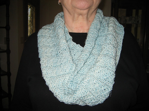 Ravelry: Maypole Cowl #318 pattern by Tilli Tomas