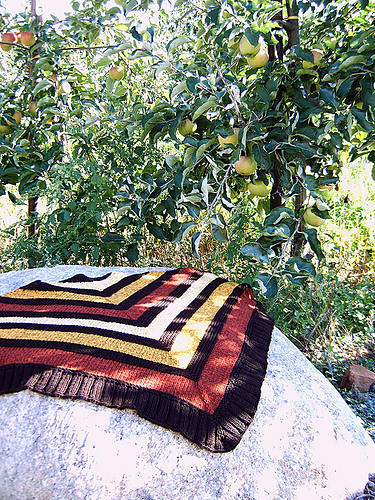 Ravelry: Intina Shawl / Tuch pattern by Alexandra Wiedmayer