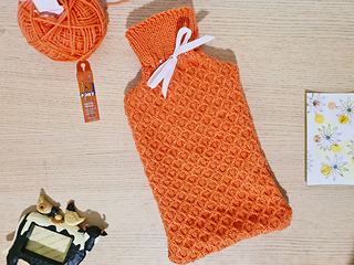 Ravelry: Zig zag hot water bottle covers pattern by Patons Australia