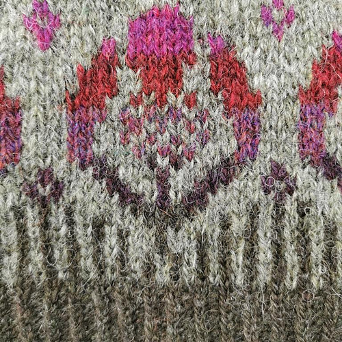 Ravelry: Thistle hat pattern by Tina Vejlø Andersen