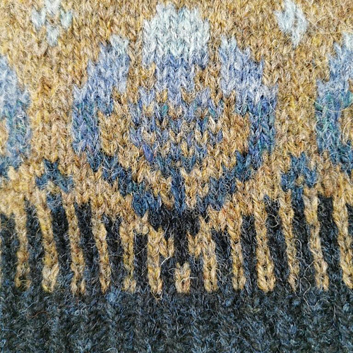 Ravelry: Thistle hat pattern by Tina Vejlø Andersen