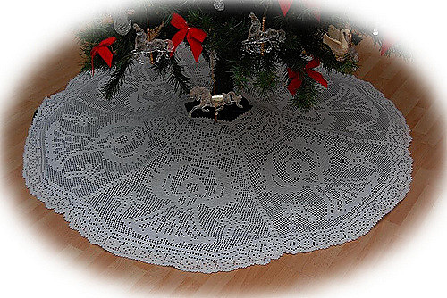 Ravelry: Wishful Angel Tree Skirt pattern by Kathryn White